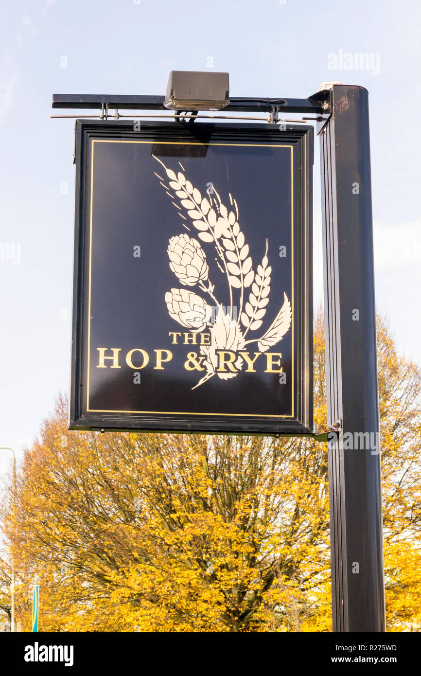 British pub signs hi-res stock photography and images - Alamy