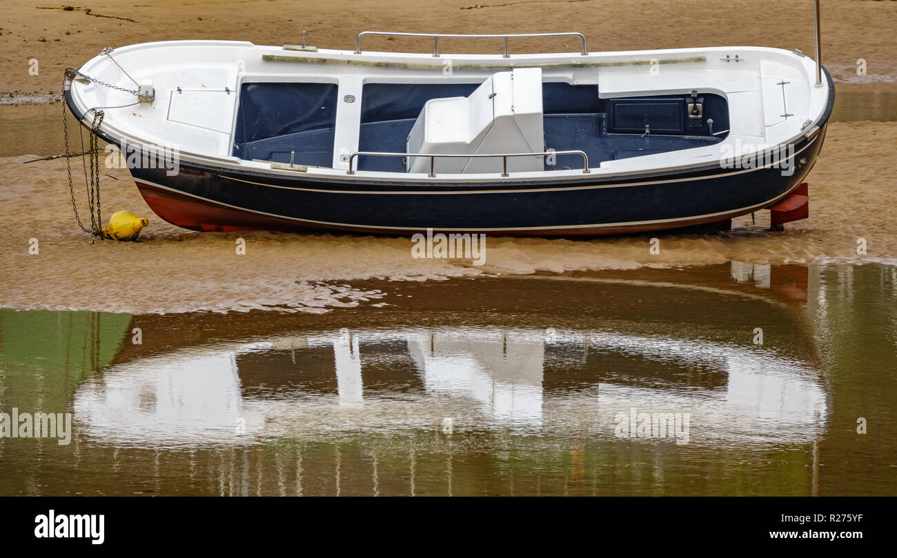 Low profile boat hi-res stock photography and images - Alamy