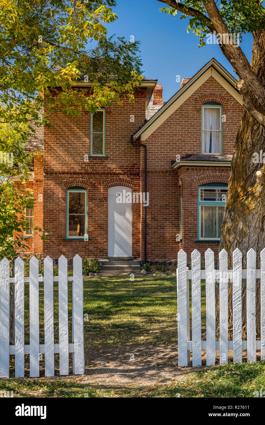 Brick farmhouse hi-res stock photography and images - Alamy
