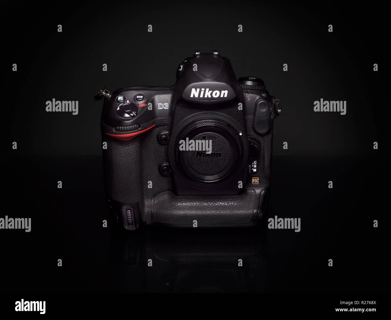 Nikon d3 digital camera hi-res stock photography and images - Alamy