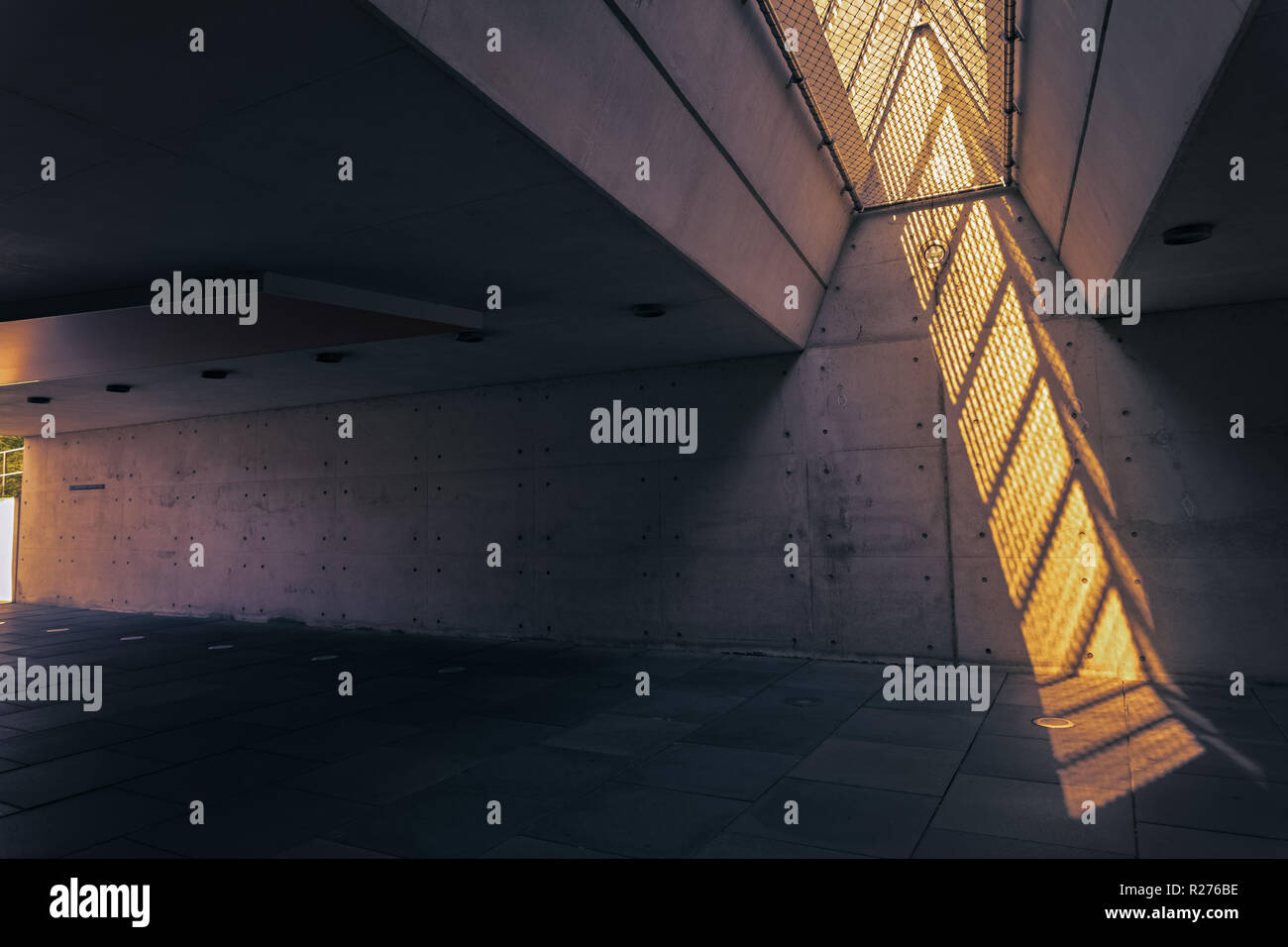 Sun though glass hi-res stock photography and images - Alamy