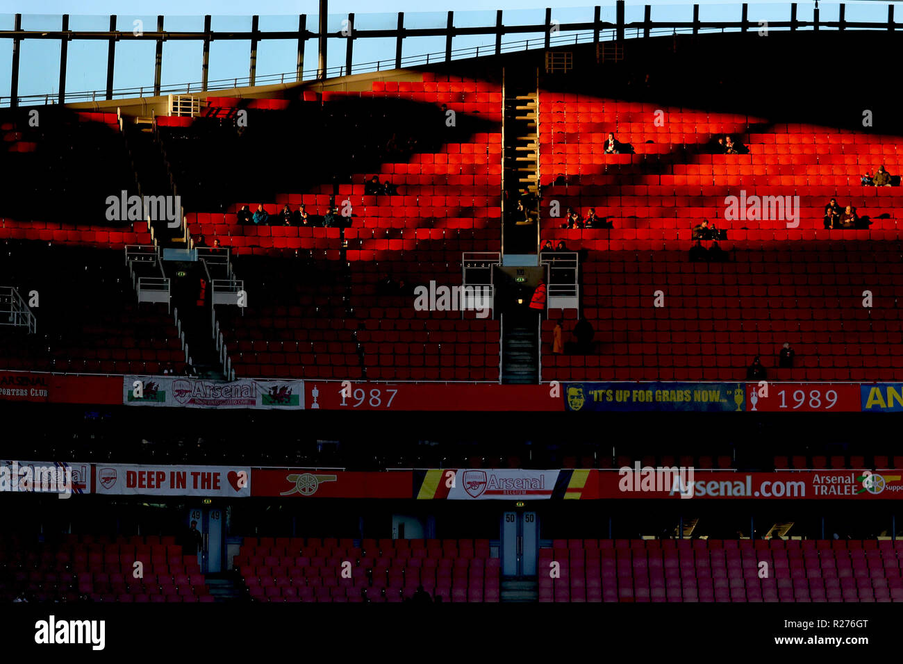 Arsenal fan hi-res stock photography and images - Alamy