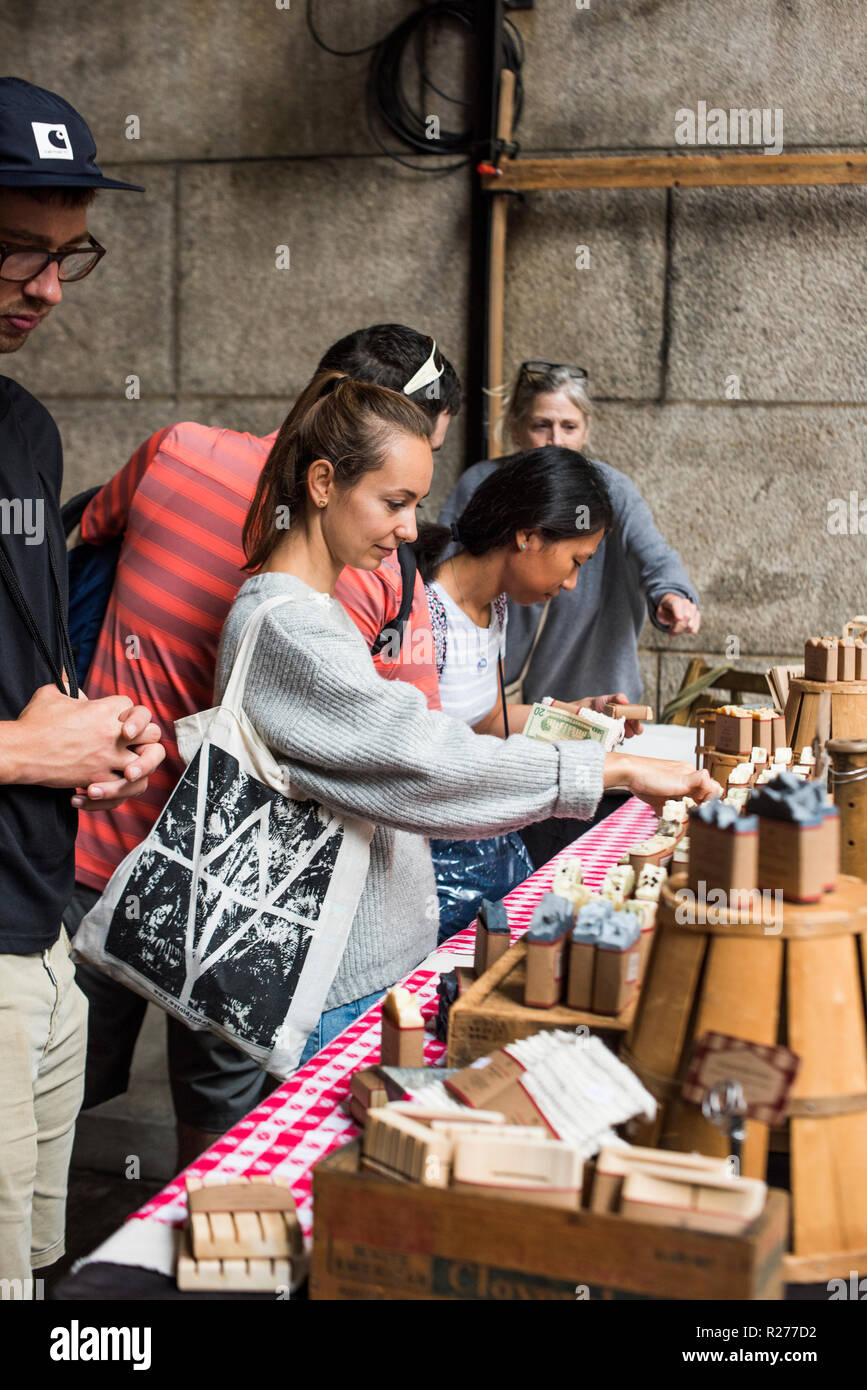 Brooklyn flea market new york hi-res stock photography and images - Alamy