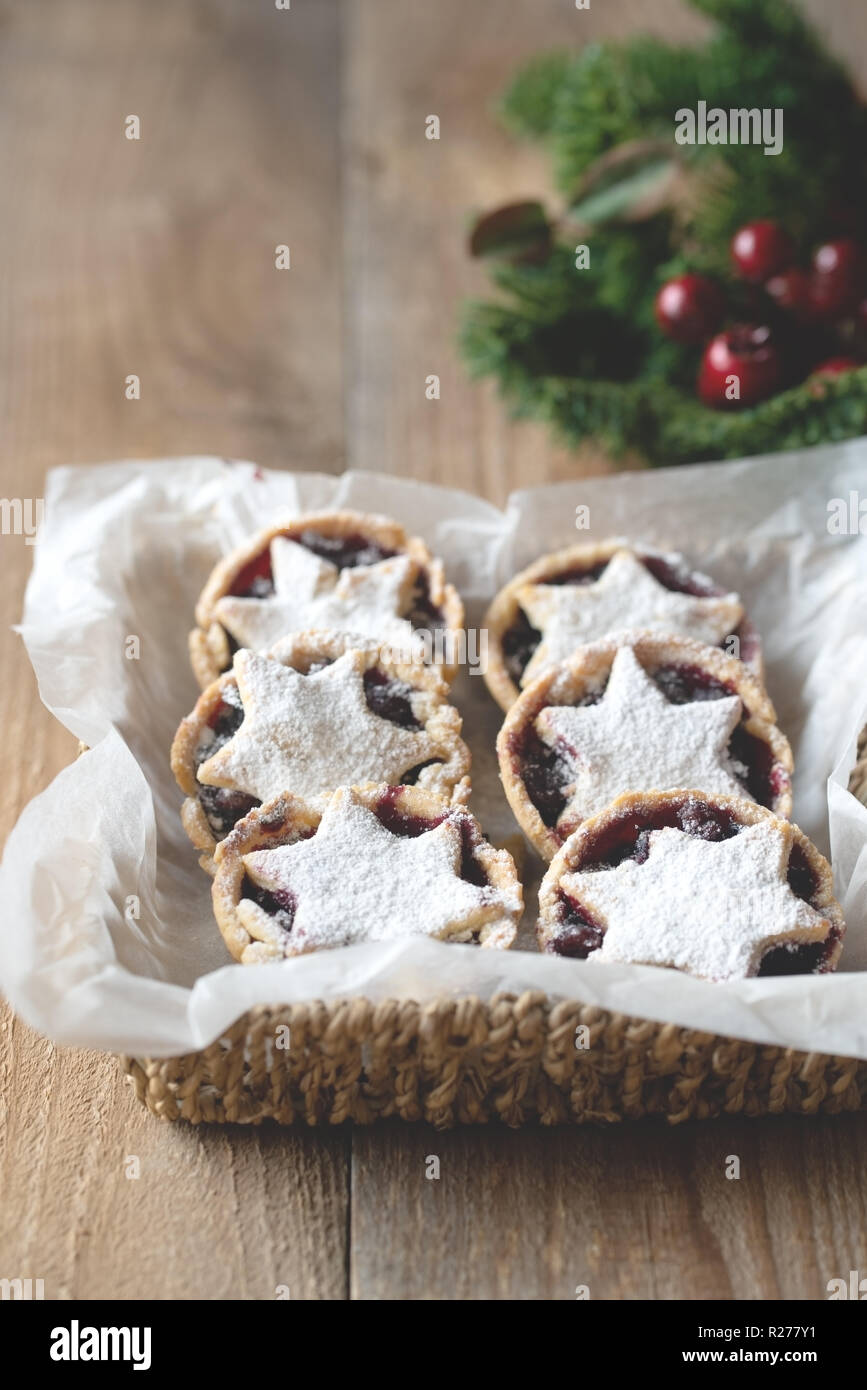 Food christmas sweet tree mince pie hi-res stock photography and images ...