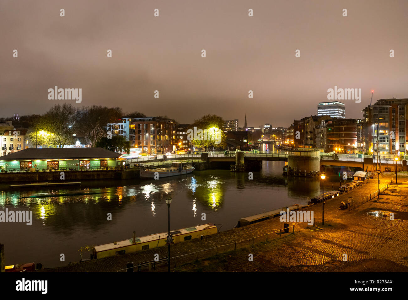 Redcliffe Bridge and the Bathurst Basin at night. Bristol. UK Stock ...