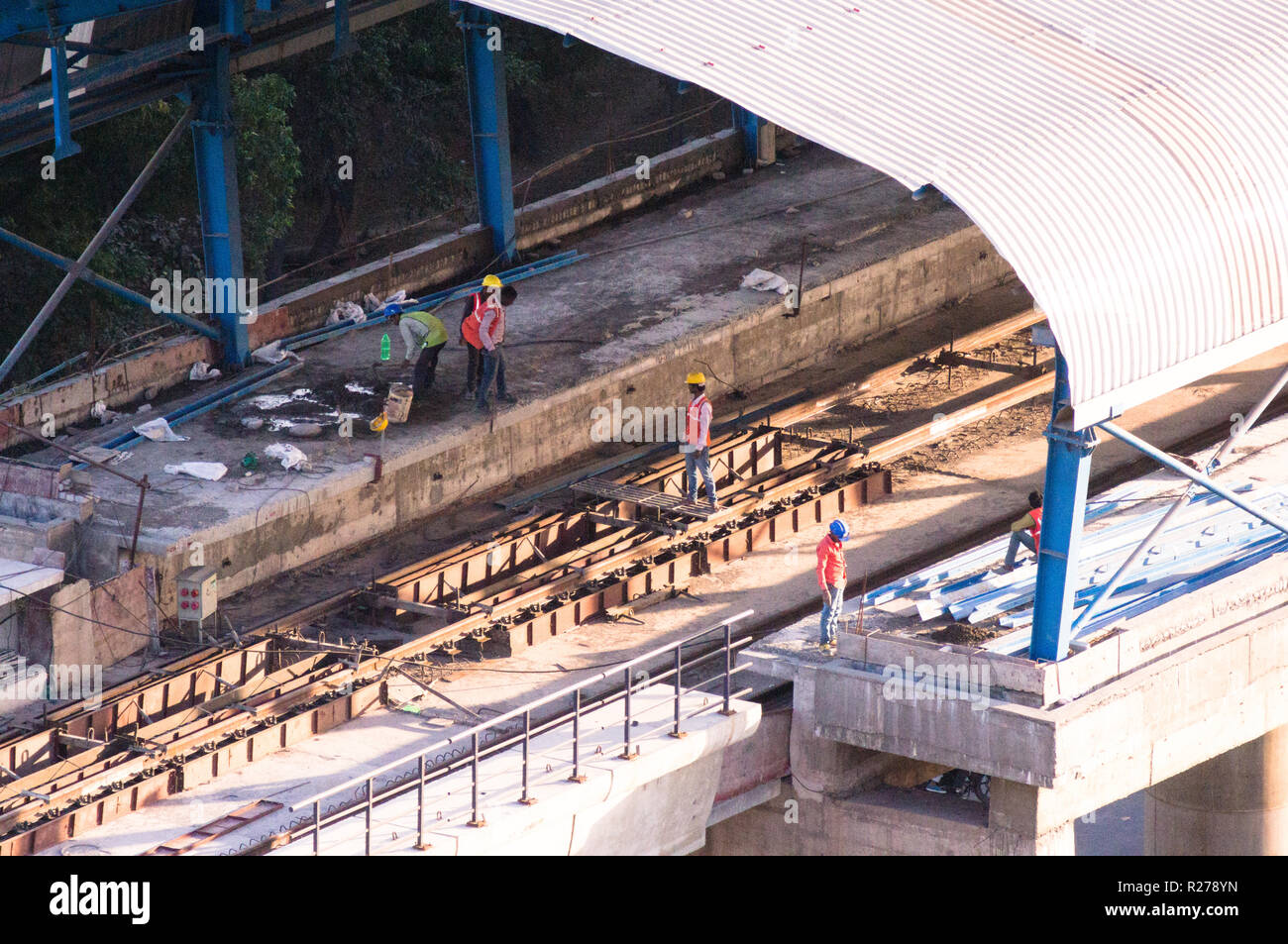 Under construction metro station and bridge in delhi Stock Photo - Alamy