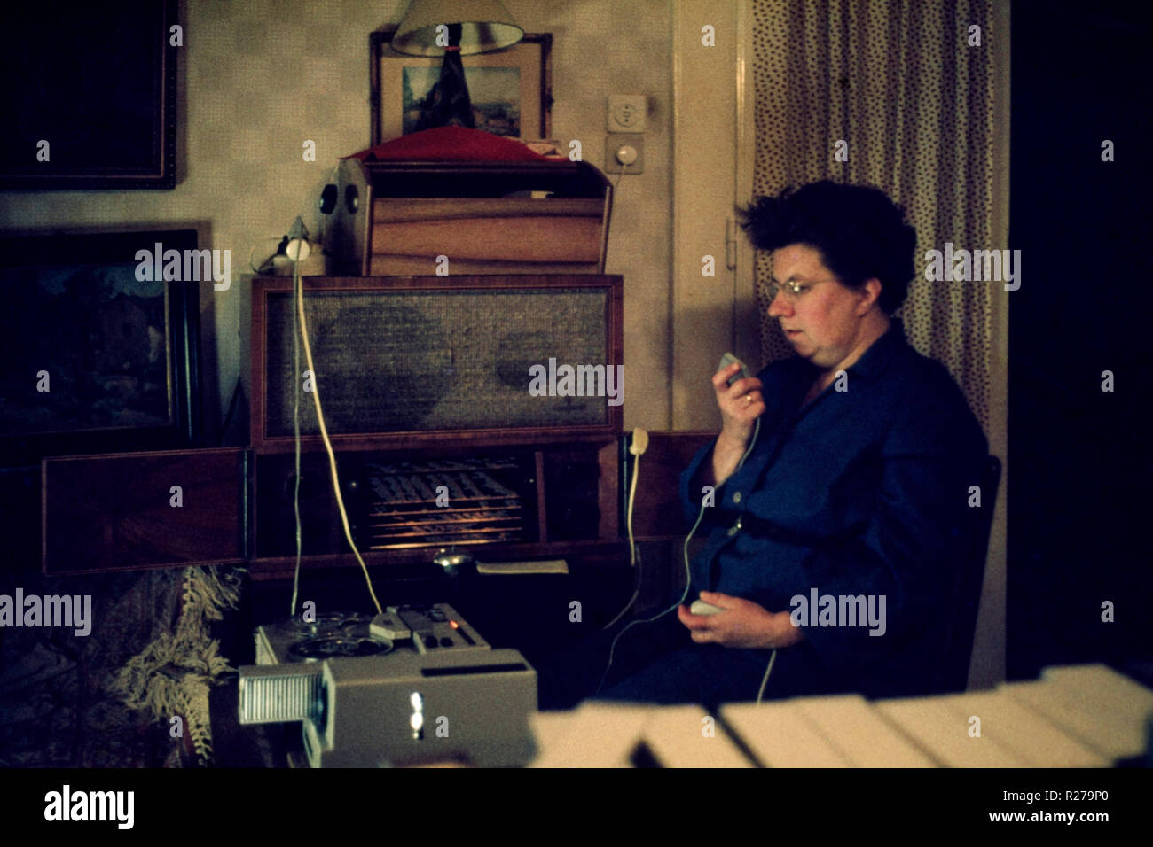 Tape recorder 1970s microphone hi-res stock photography and images - Alamy
