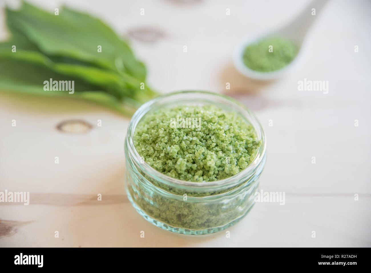 Wild garlic Salt Stock Photo - Alamy