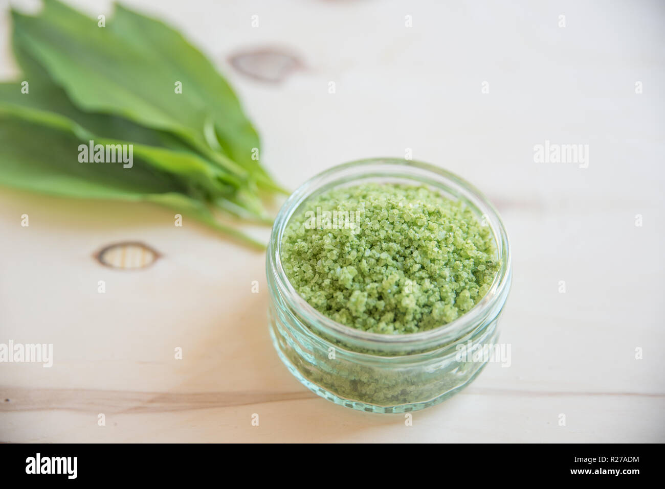 Wild garlic Salt Stock Photo - Alamy