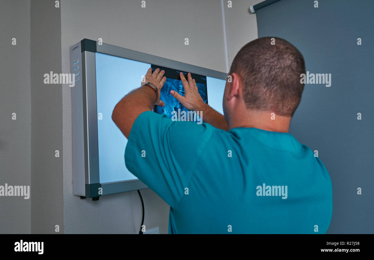 Doctor stands hi-res stock photography and images - Alamy
