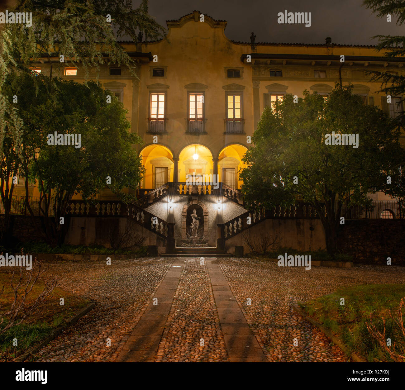 Relief ancient greek family hi-res stock photography and images - Alamy