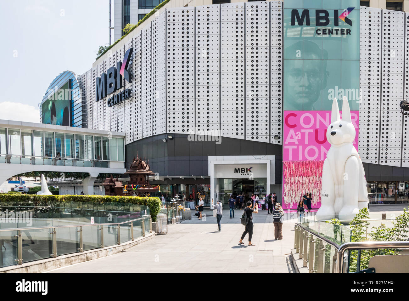 Mbk shopping centre mall bangkok thailand hi-res stock photography and ...