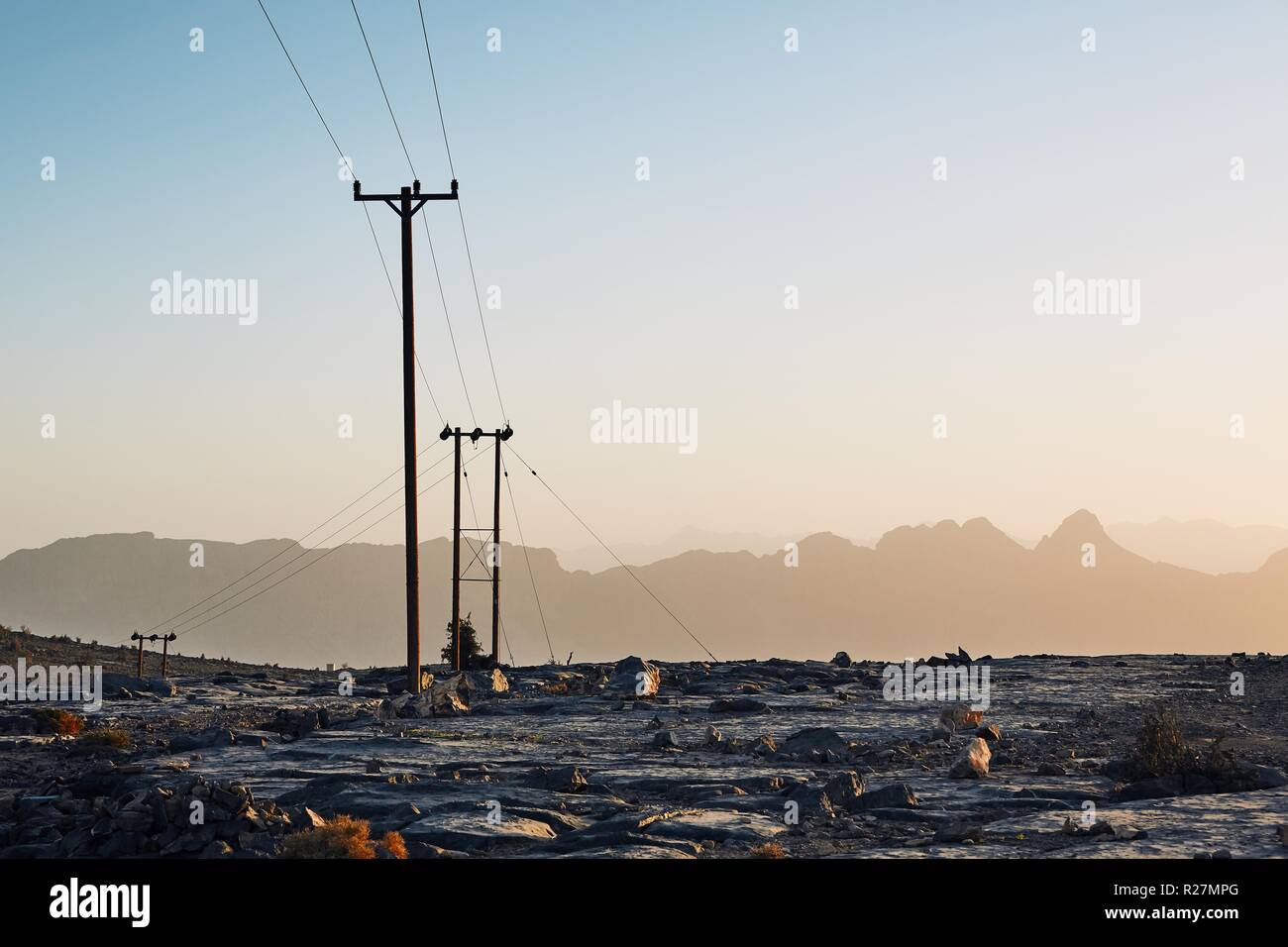 Electricity pylon pylons mountain hi-res stock photography and images ...
