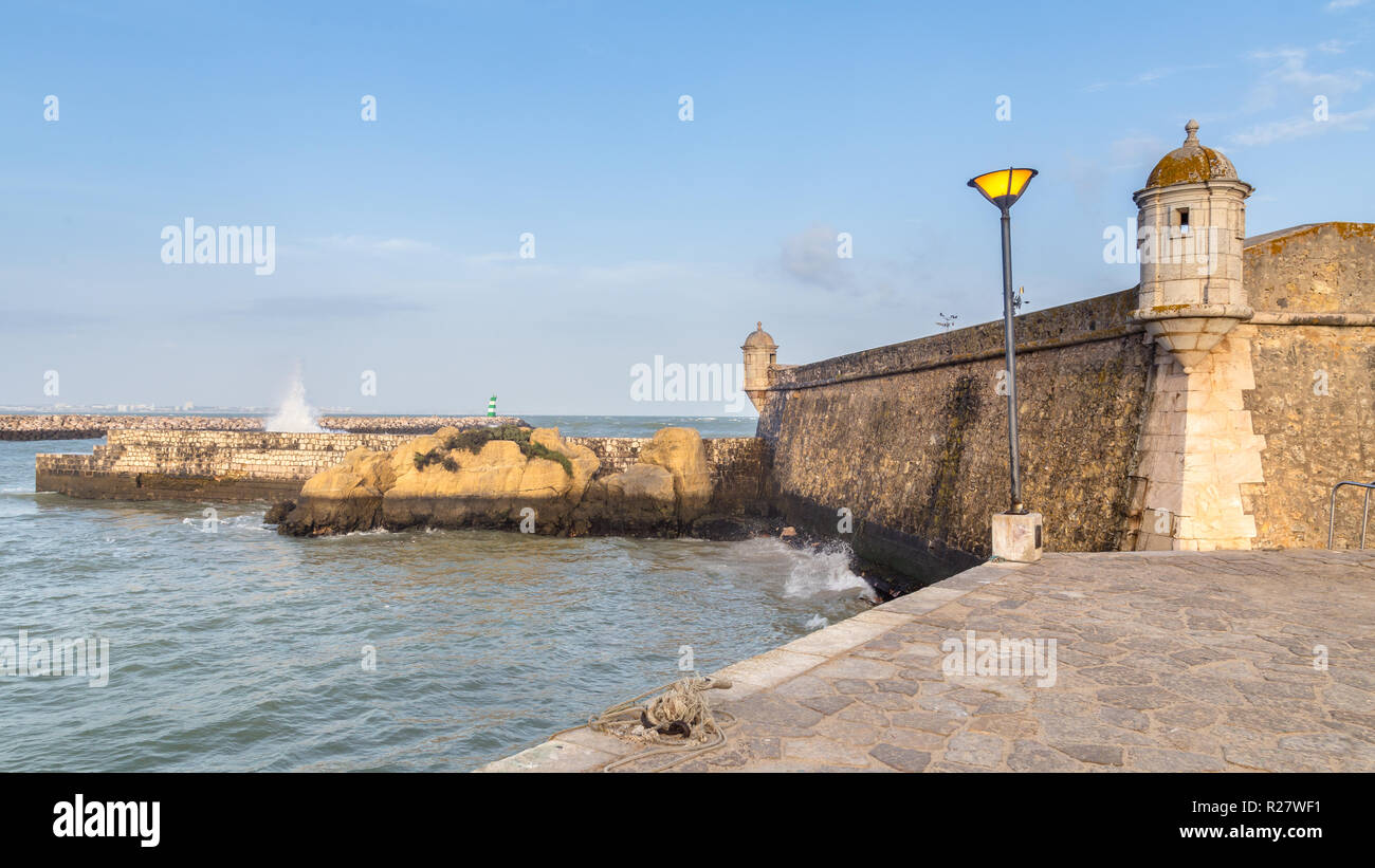 Lagos sea wall hi-res stock photography and images - Alamy