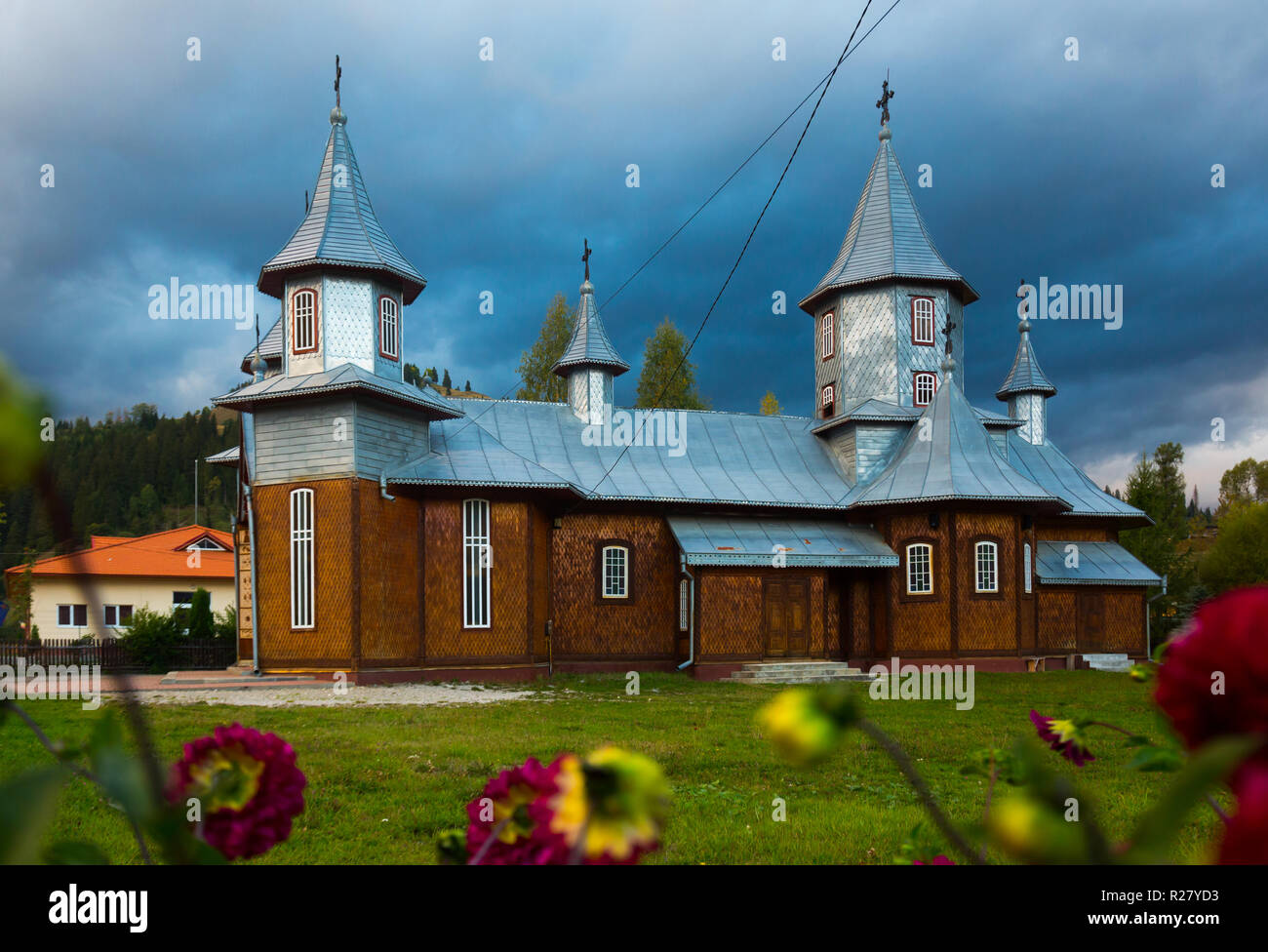 Traditional wooden church in Carlibaba village, Romania Stock Photo - Alamy