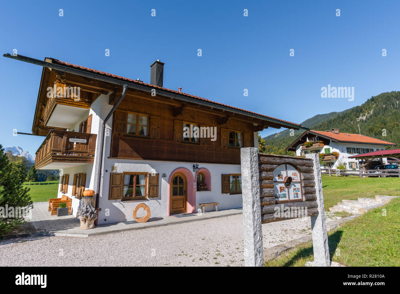 Alpine house hi-res stock photography and images - Alamy