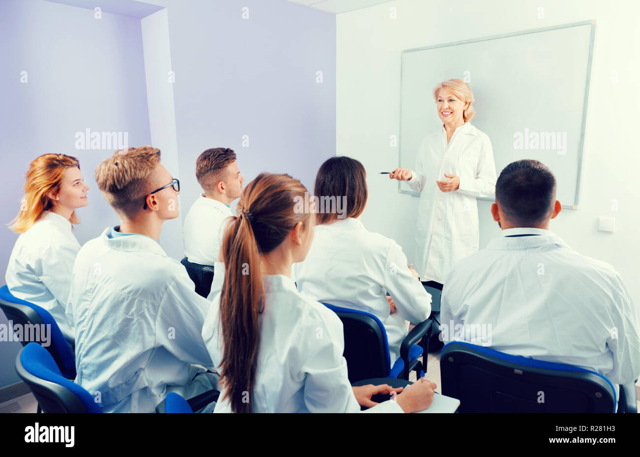 Medical college lecture hall hi-res stock photography and images - Alamy