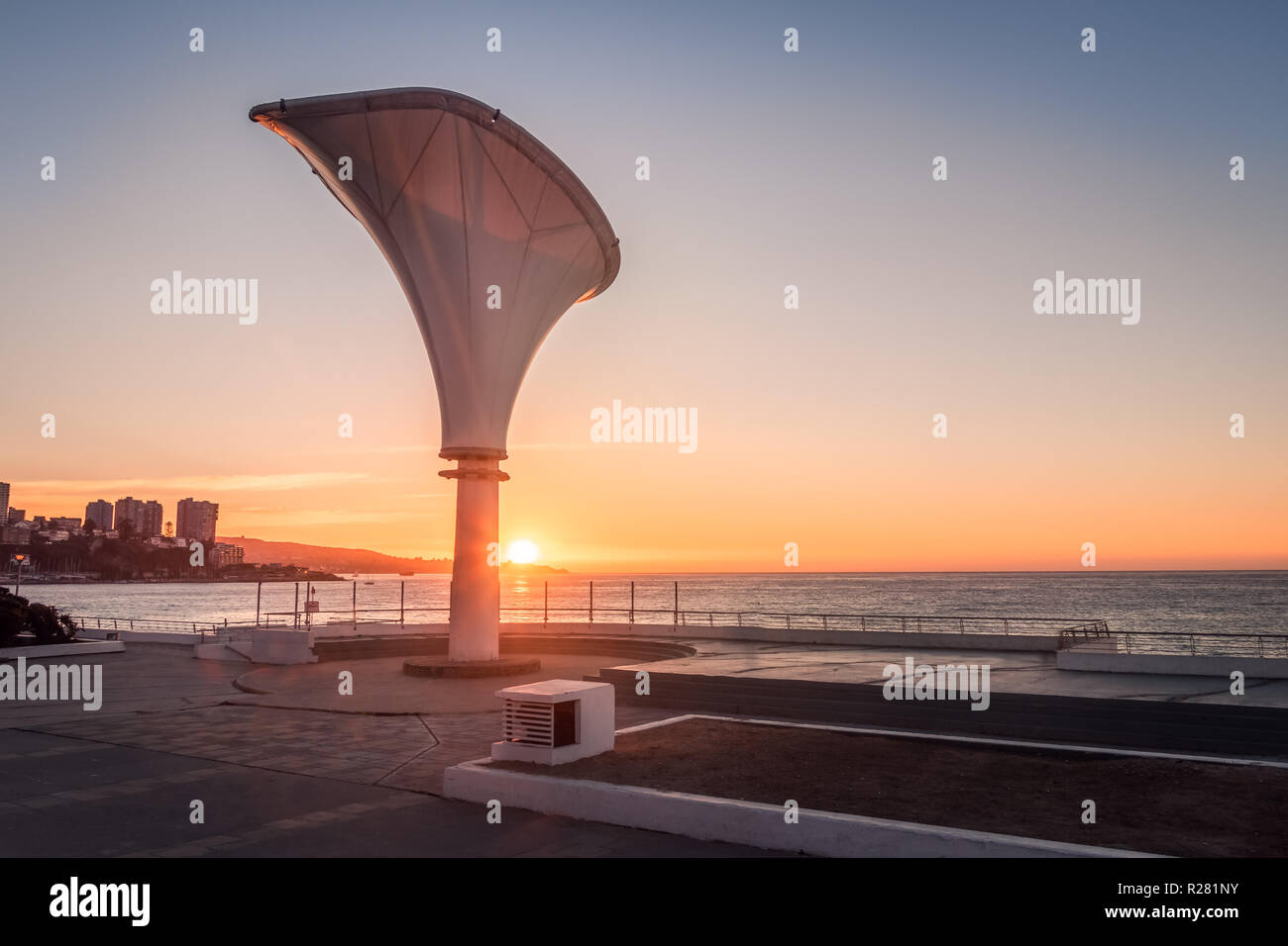 Caleta Abarca Beach at sunset - Vina del Mar, Chile Stock Photo - Alamy