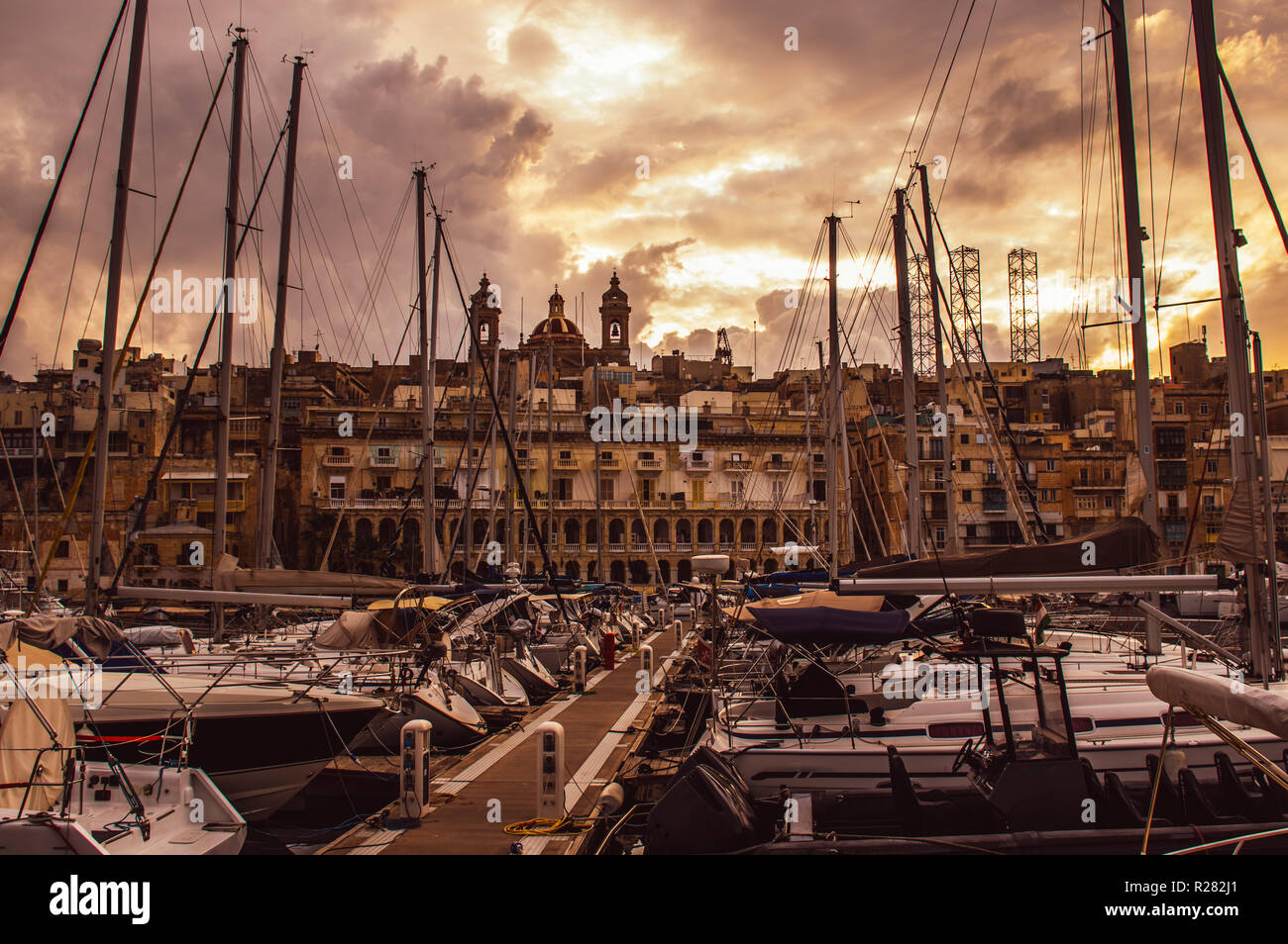 Senglea church hi-res stock photography and images - Alamy