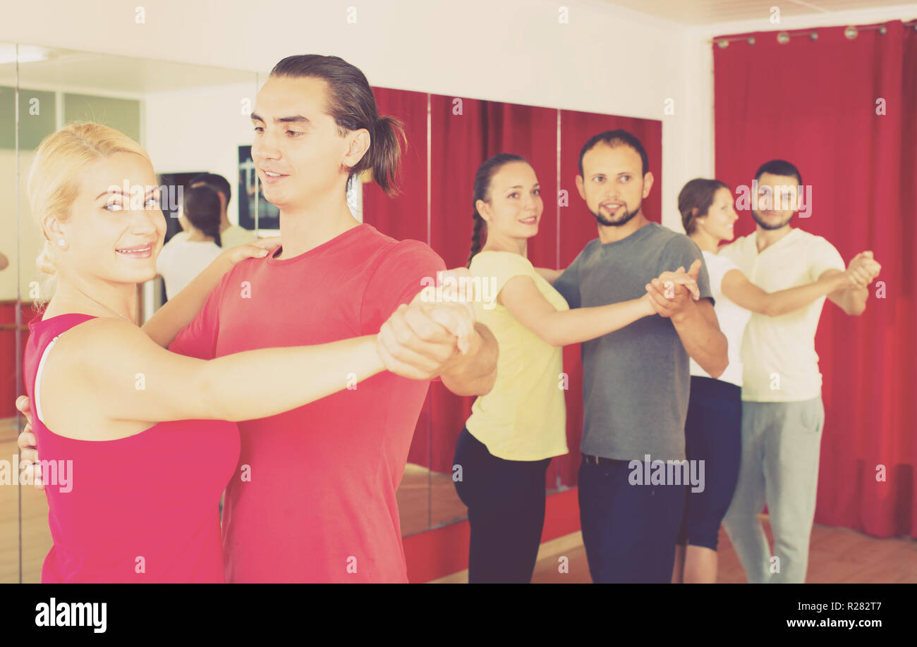 Slow dance hi-res stock photography and images - Alamy