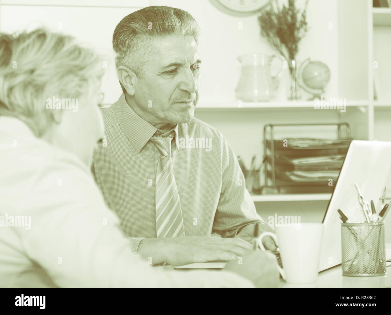 Assignment assistant hi-res stock photography and images - Alamy