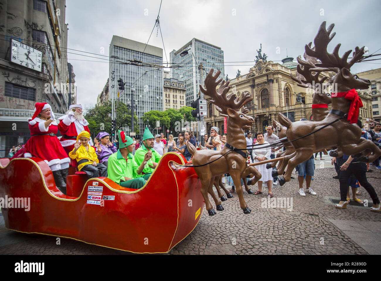 São Paulo, Brazil. 17th November 2018. CHRISTMAS CELEBRATION BRAZIL ...