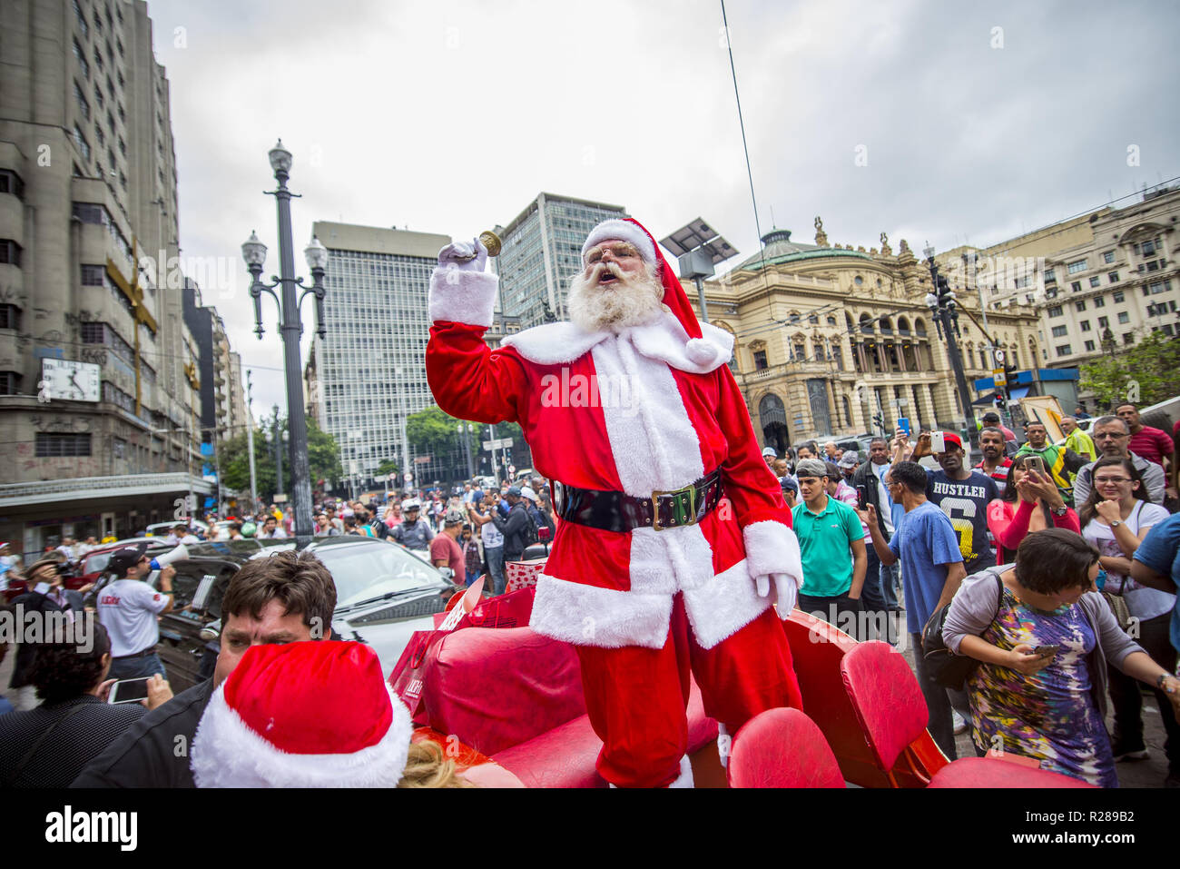 São Paulo, Brazil. 17th November 2018. CHRISTMAS CELEBRATION BRAZIL ...