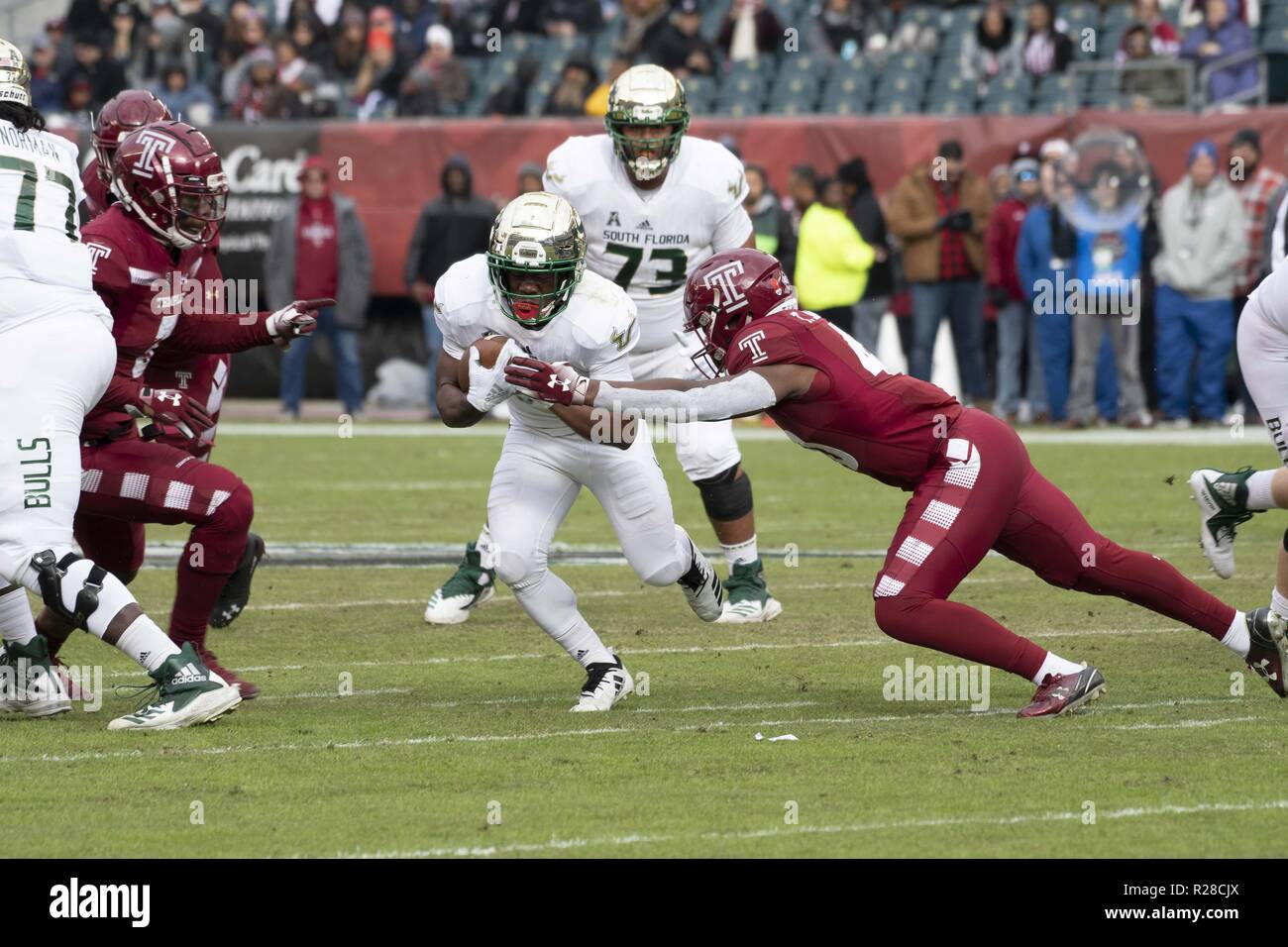 Philadelphia, Pennsylvania, USA. 17th Nov, 2018. USF''S JOHNNY FORD (20 ...
