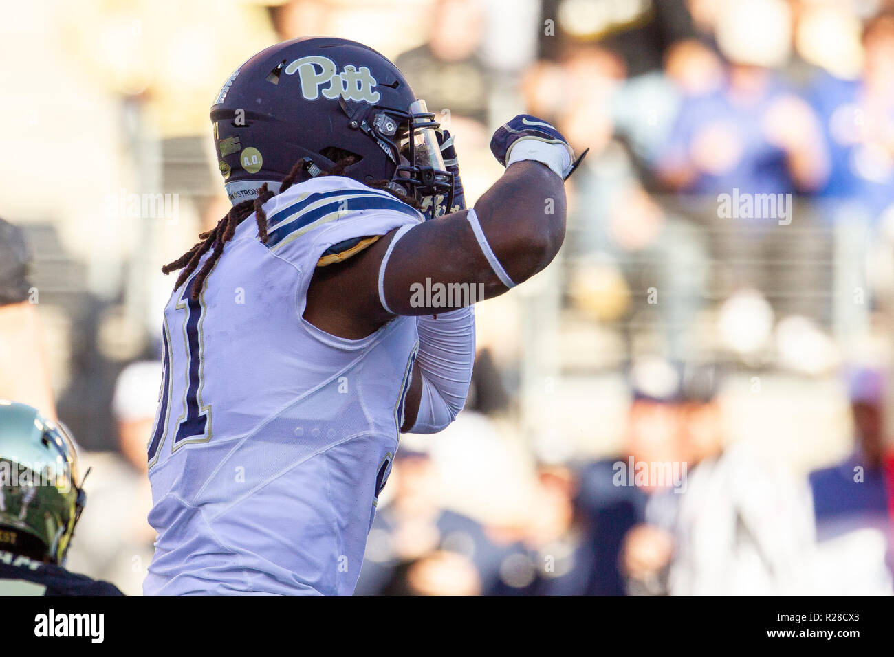 Winston-Salem, NC, USA. 17th Nov, 2018. Pittsburgh Panthers defensive ...