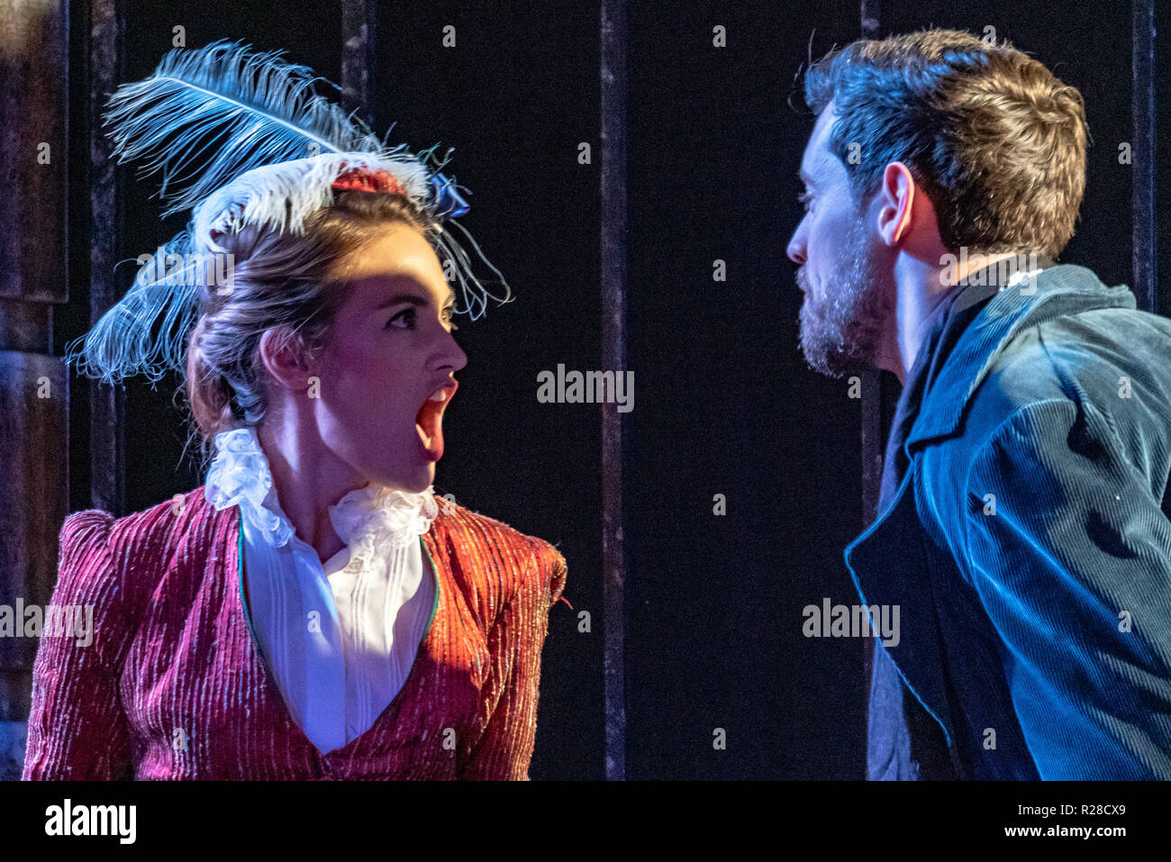 American opera baritone hi-res stock photography and images - Alamy