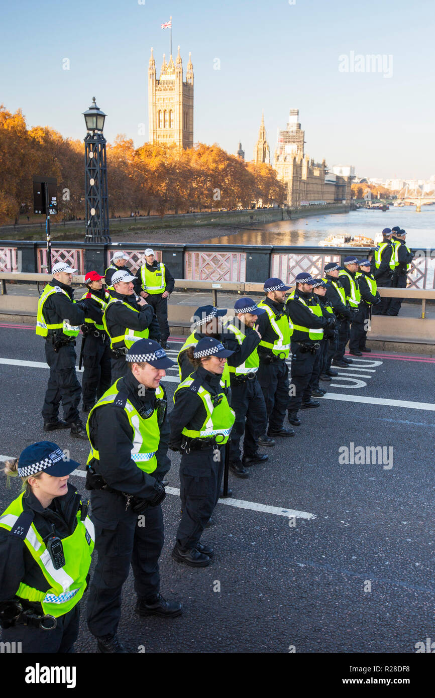 London, UK. 17th Nov, 2018. Police on Lambeth Bridge after members of ...