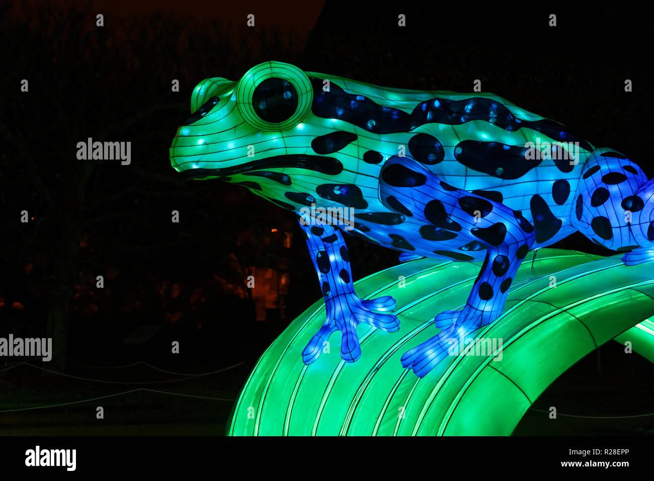 Paris, France. 16th Nov, 2018. Luminous statues representing extinct or ...