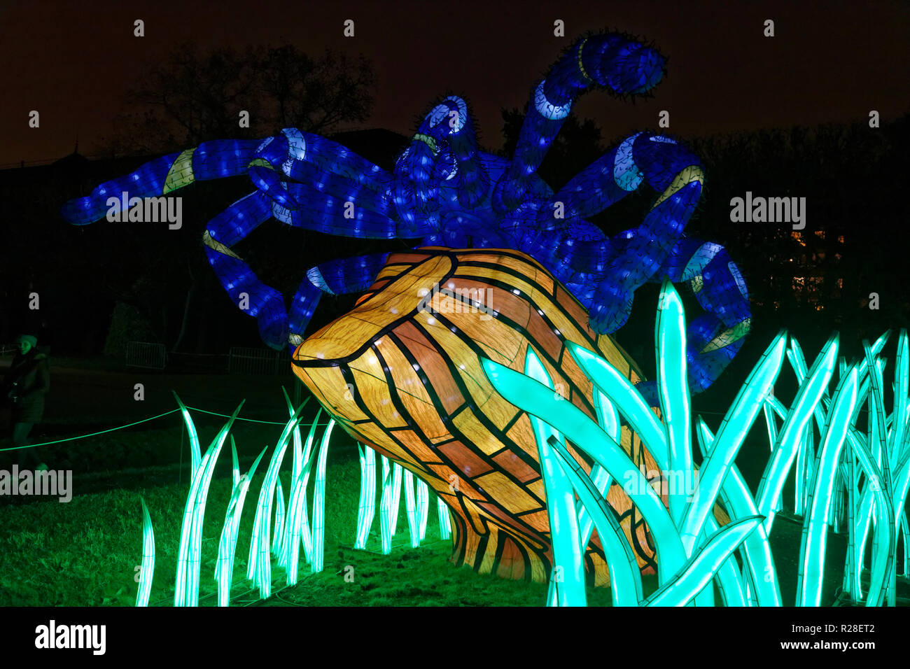 Paris, France. 16th Nov, 2018. Luminous statues representing extinct or ...