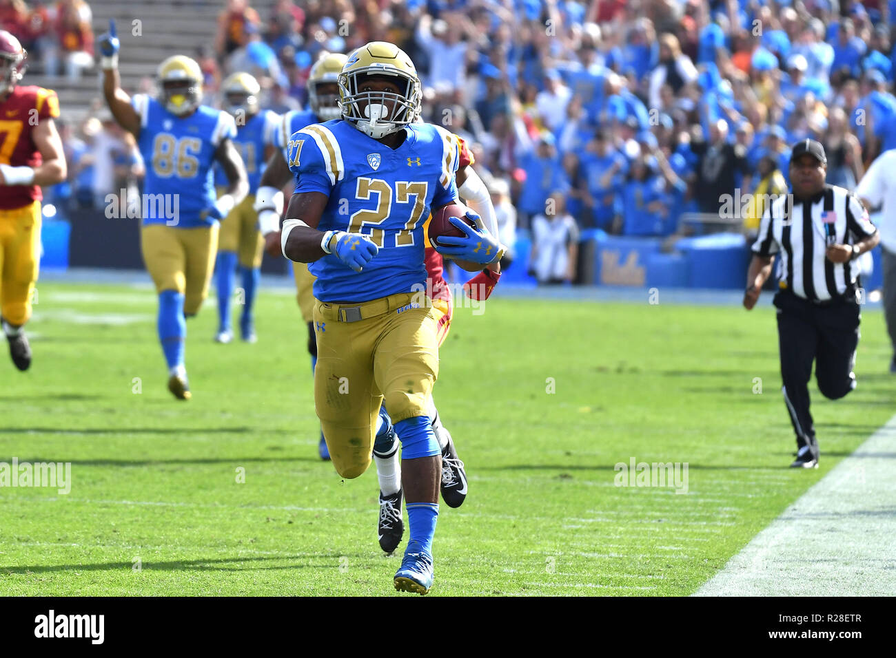 Pasadena, CA. 17th Nov, 2018. UCLA Bruins running back Joshua Kelley ...