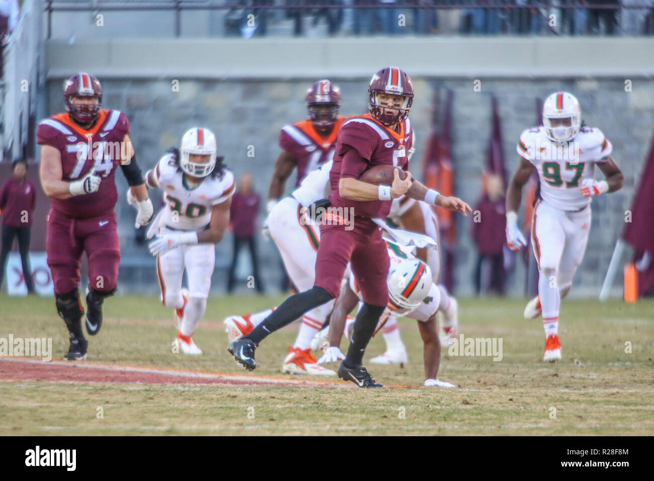 Blacksburg, VA, USA. 17th Nov, 2018. Virginia Tech Hokies quarterback ...