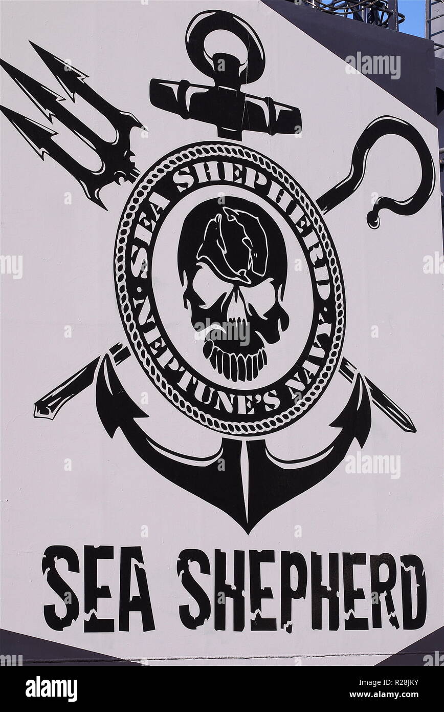 Sam simon ship hi-res stock photography and images - Alamy