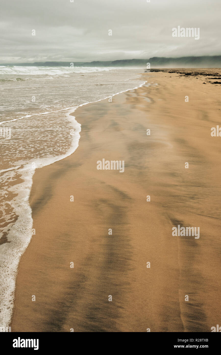 Red sands beach hi-res stock photography and images - Alamy