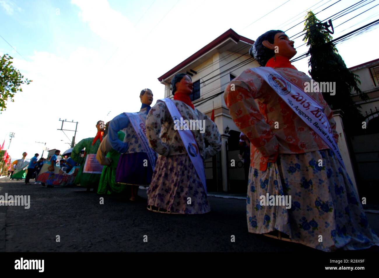 Philippines. 18th Nov, 2018. Higantes (Giant) effigy marches on the ...