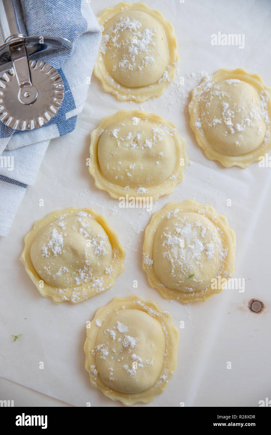 Family making pasta italy hi-res stock photography and images - Alamy