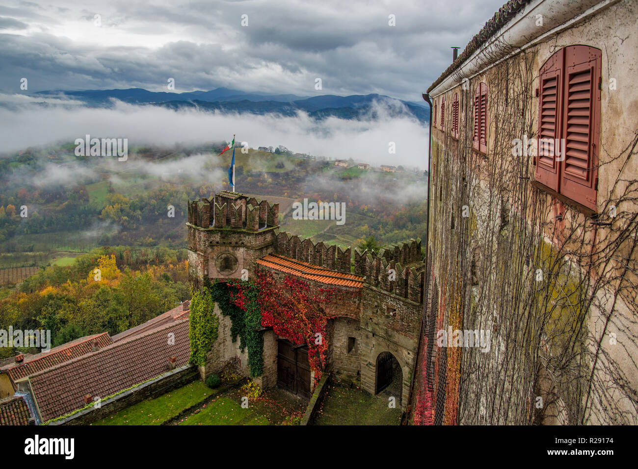 Alba medievale hi-res stock photography and images - Alamy