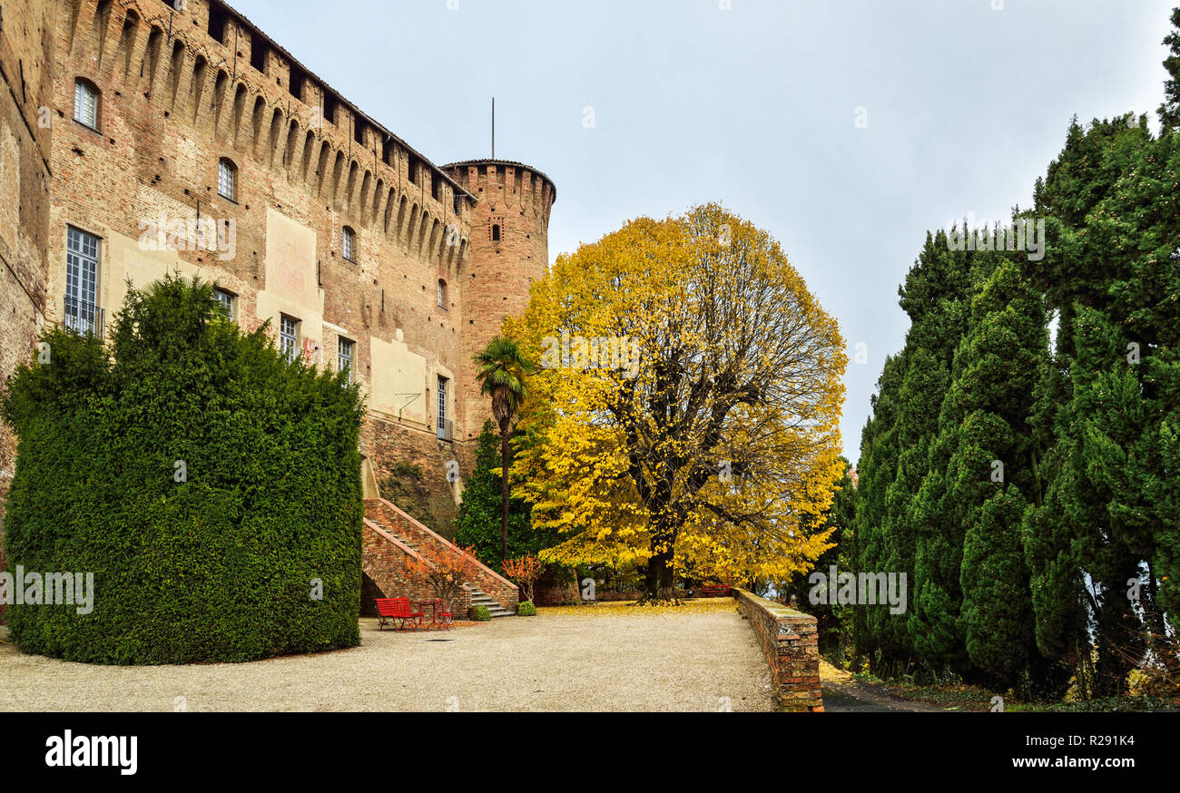 Roero family hi-res stock photography and images - Alamy