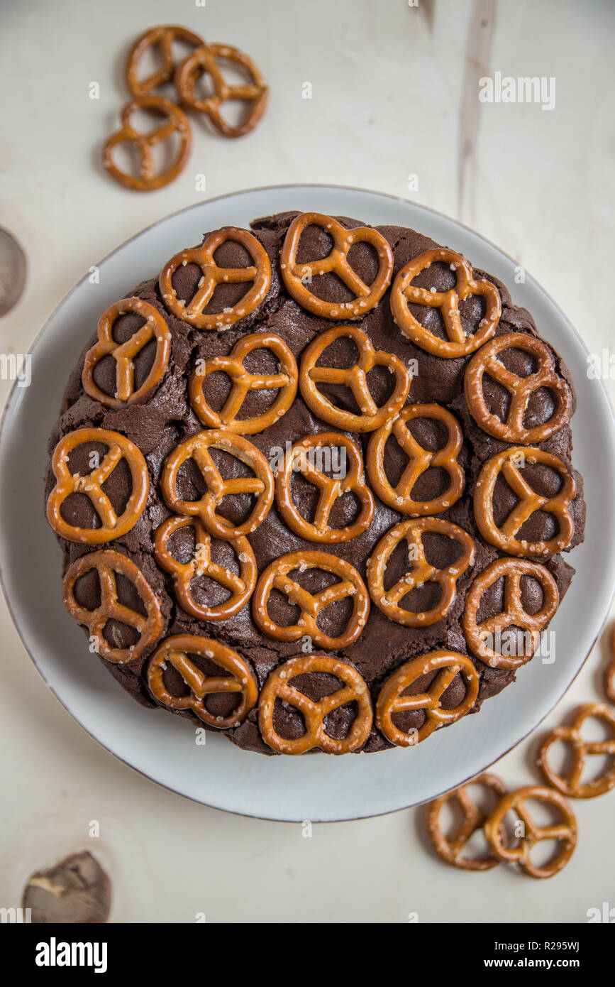 Chocolate Pretzel Cake Stock Photo - Alamy