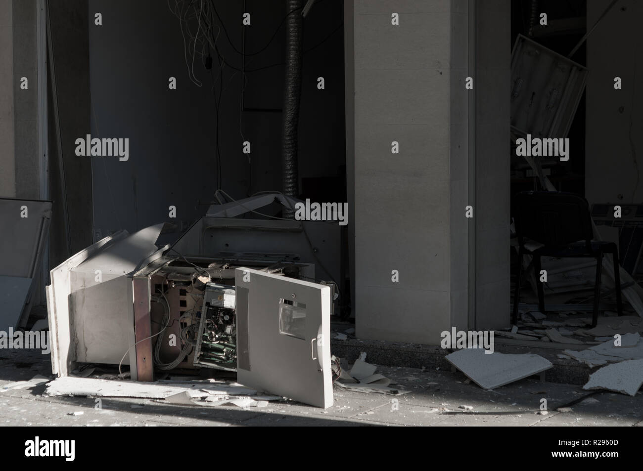 ATM machine with broken glass following a robbery Stock Photo - Alamy
