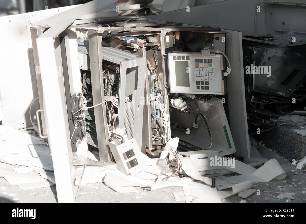 Robbery atm hi-res stock photography and images - Alamy