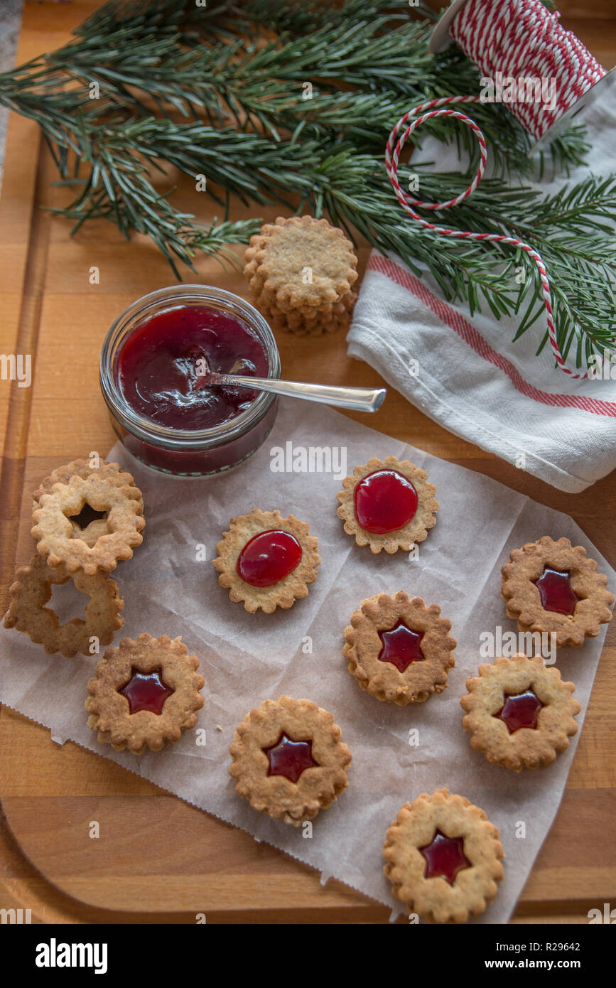 Advent linz cake hi-res stock photography and images - Alamy