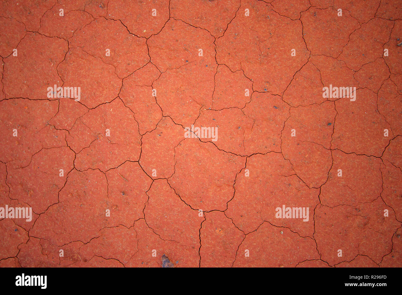 Red cracked mud background in Australian outback billabong Stock Photo ...