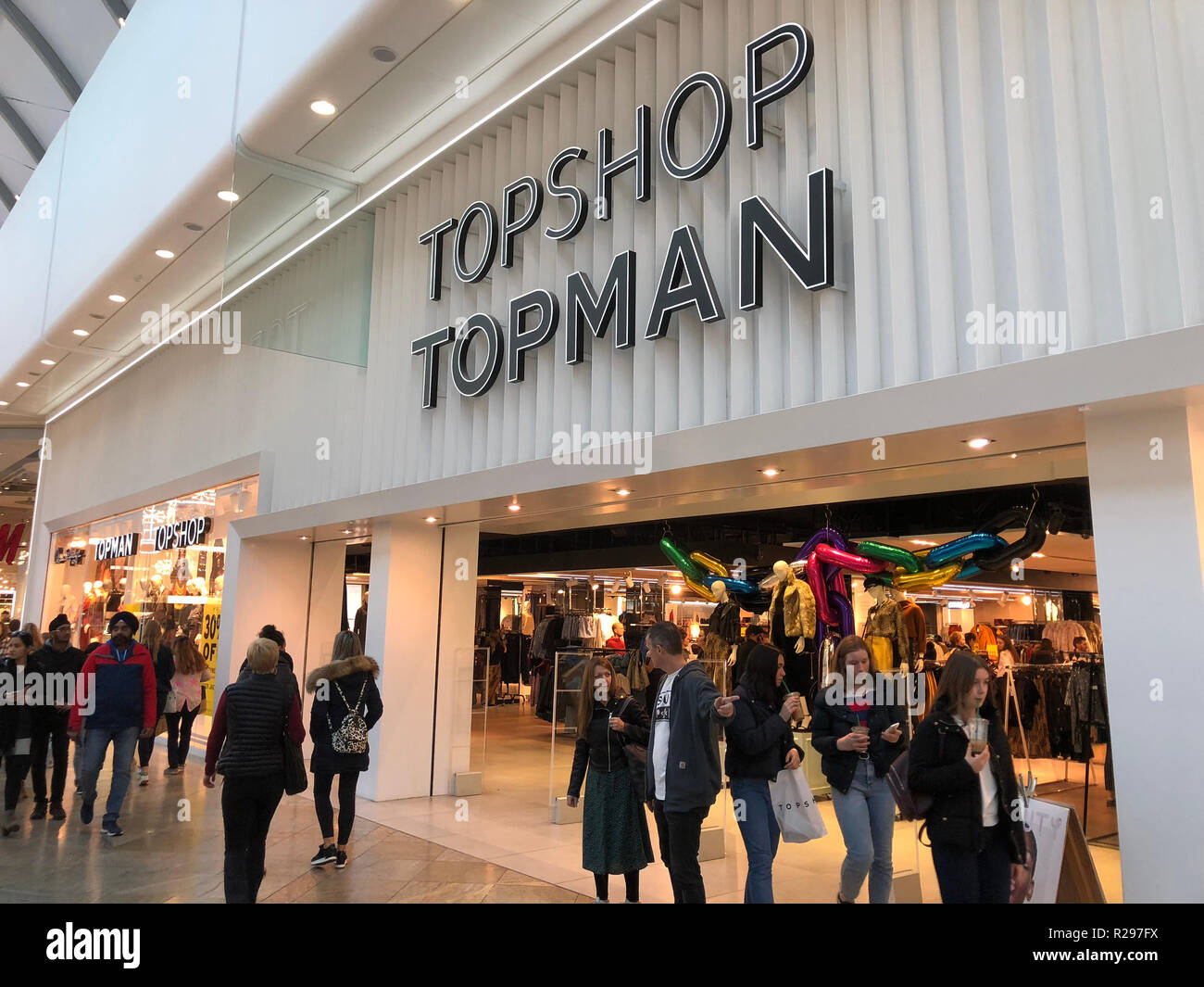TOP SHOP/TOPMAN store in Reading, Berkshire Stock Photo - Alamy