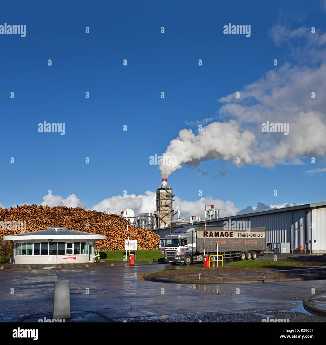 Ramage Transport Ltd. Heavy Goods Vehicle at Egger Barony industrial ...