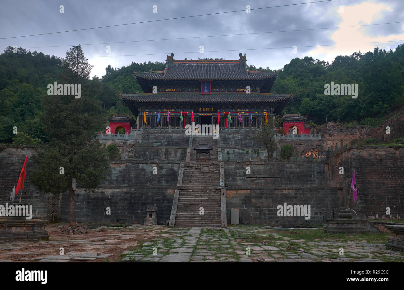 Taoist monastery china hi-res stock photography and images - Alamy