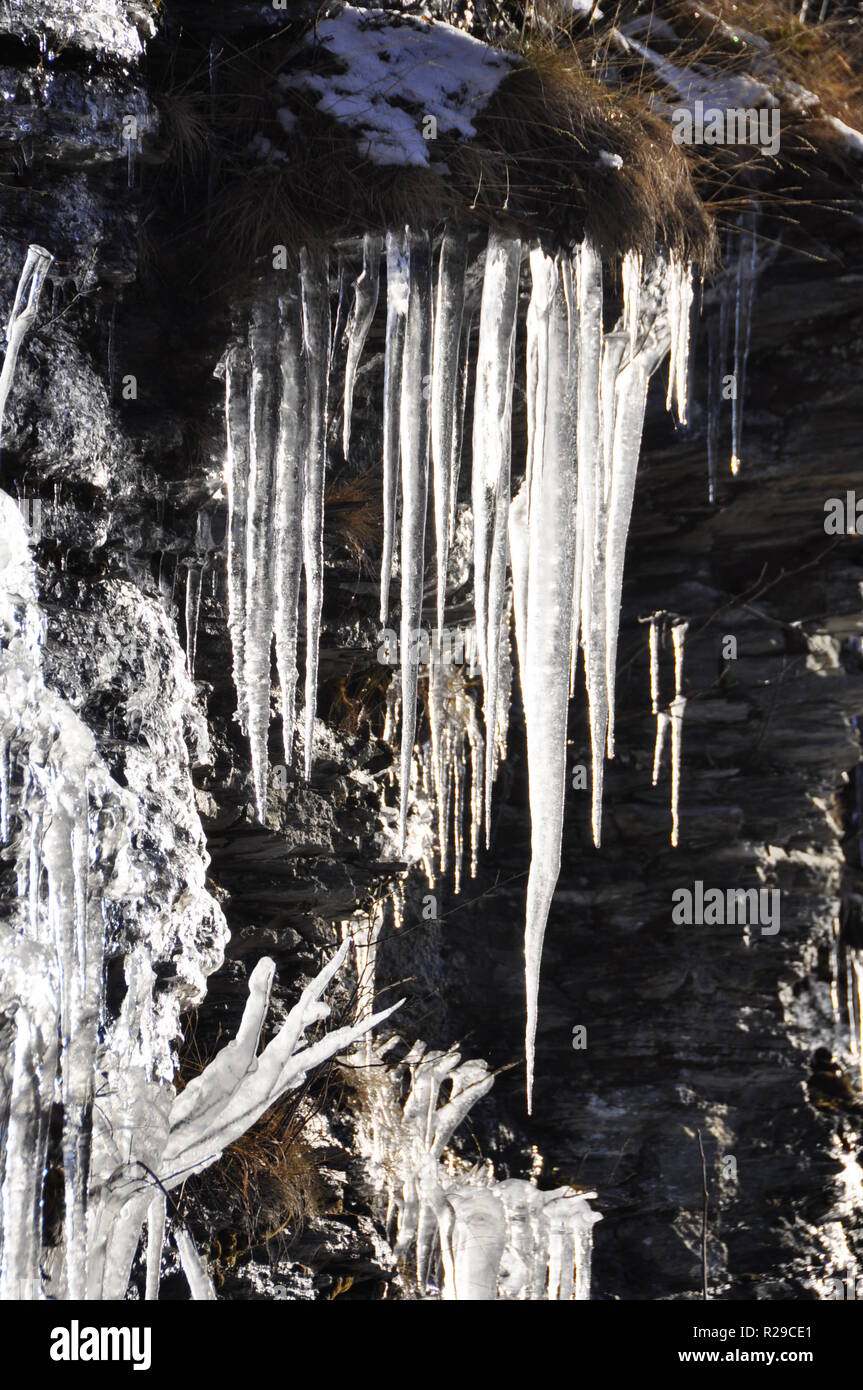 Solid rock hi-res stock photography and images - Alamy